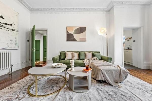 Sleeps 4, Chic Kensington Apt 4 Mins To Station - Kingston upon Thames