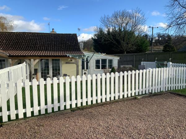 Fairfeilds Cottage Frog Trotters Bottom - Gloucestershire