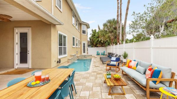 Sleeps 18 Pool Hottub Game Room Blocks To Beach Vilano Villa By Avantstay - St. Augustine, FL