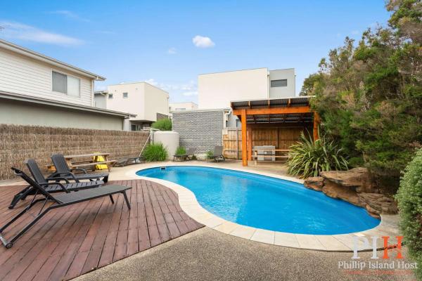 Townhouse With Shared Pool In Cowes - 菲利普島