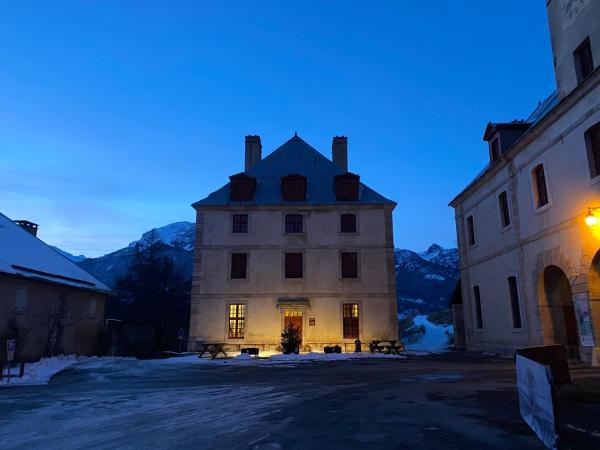 Le Pavillon Des Officiers - Embrun