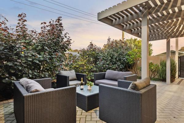 Spacious Family Home In Wannanup - 曼杜拉