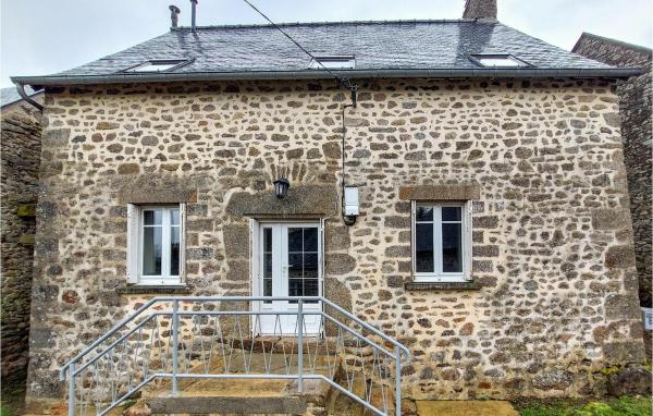 4 Bedroom Stunning Home In Hambers - Mayenne