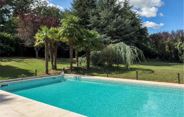 Awesome Home In La Milesse With Sauna - Le Mans