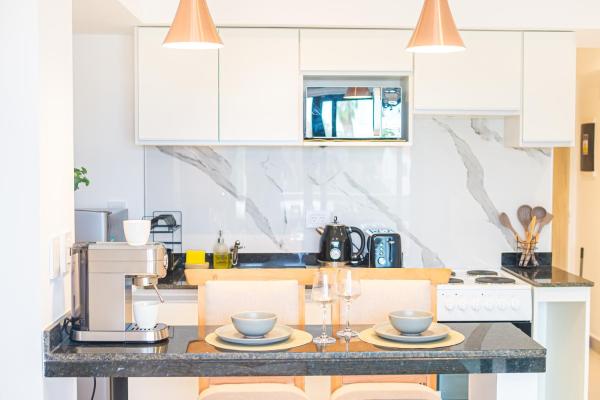Loft Moderno Con Balcón-pileta-vista Cerros - Argentina
