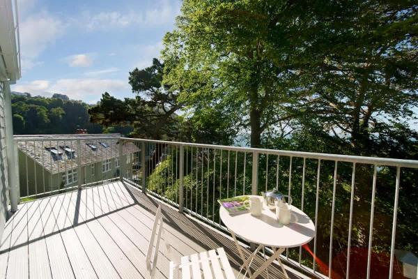 Tree Top - Perfect Apartment For Relaxing Getaway, Balcony, Parking - Lynmouth