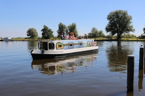 New Houseboat City Center 'Cruijff' - Amsterdam