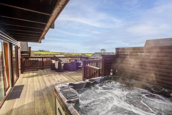 Lodge 40 - Resort & Spa & Hot Tub & Free Wi-fi - Wadebridge