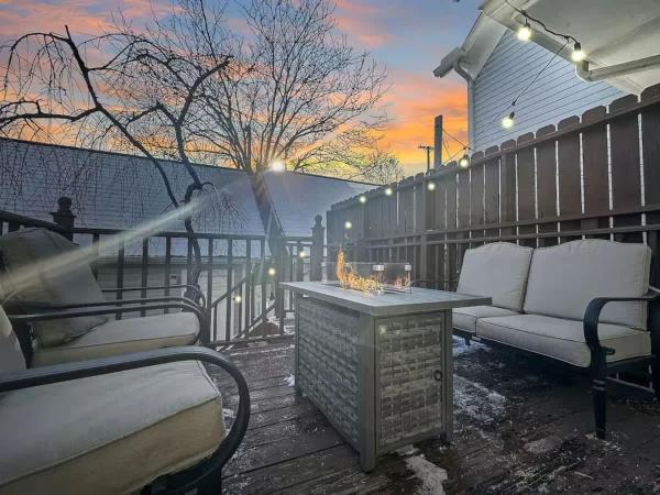 Fun 3 Br Home In Ohio City Game Room Sleeps 11 - Parma, OH