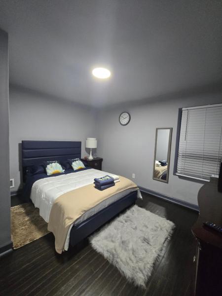 Lovely Room In Gresham Park- Tv, Queen Size - Stone Mountain, GA