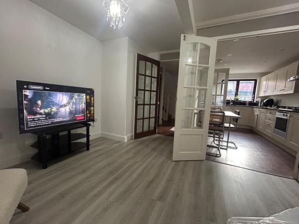 3 Bed Family Home Northwood London Suburbs - Watford