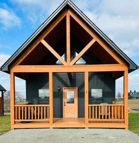 Bourbon Villa At Daynabrook Farm With Hot Tub-5 - Harrodsburg, KY