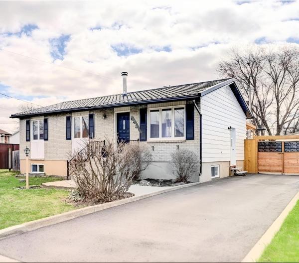 Family-friendly Spacious 2br Cozy Basement Suite - Near Attractions - Sleepsn5 - Boucherville