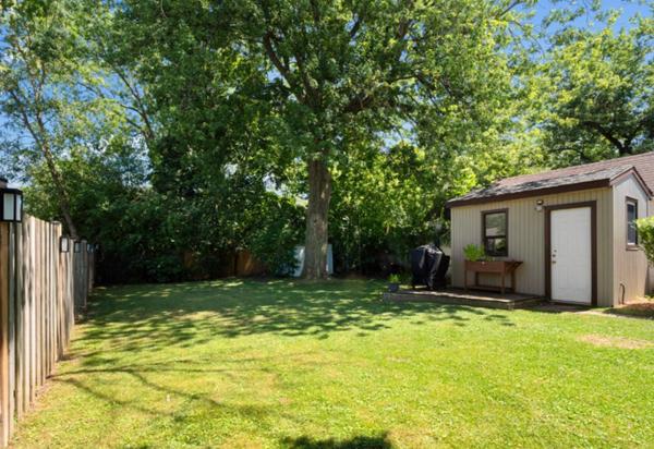 Cora Stay - Youngstown, NY