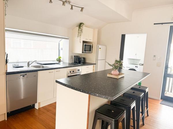 Sweet Home In Avalon - Lower Hutt