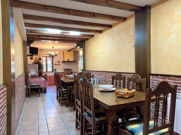 Casa Con 6 Habitaciones Y Merendero - Covarrubias