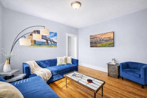 Rock & Roll Retreat In The Heart Of Louisville - Louisville, KY