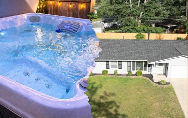 Private Ranch- Entire Home - Hot Tub - Pets & Kids Welcome - King Bed - Fenced Backyard - Free Wifi - Ohio