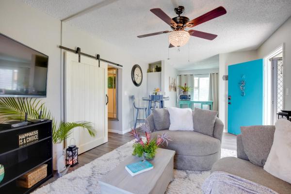 Lanai & Community Pool Access: Sunny Central Condo - Kailua-Kona, HI
