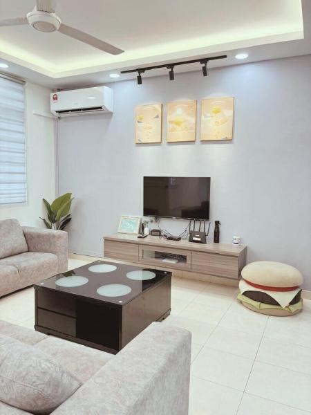 L N L Homestay In Bukit Indah Johor Bahru - Bukit Batok