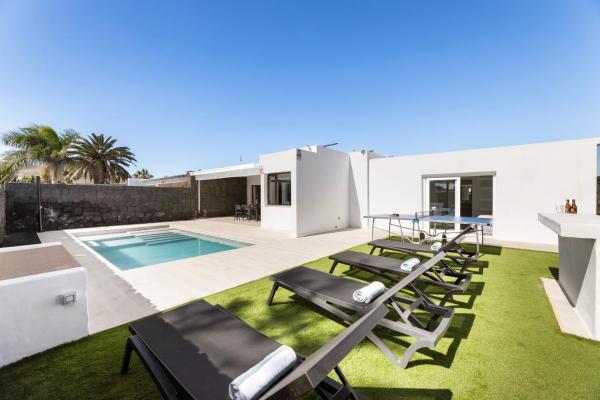 Villa Cactus - Large Private Plot - Heated Pool & Bbq - Luxury Vacation - Playa Blanca