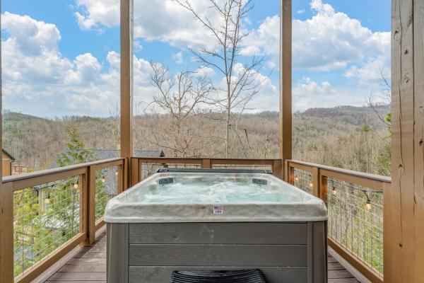 New & Lux Hottub Sauna With Mt Views - Otter Run #4 - Gatlinburg