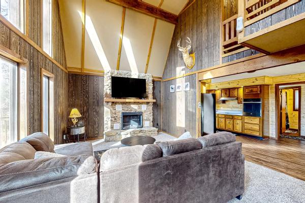 Hot Tub, Game Room! Home 12 Mi To Dtwn Nashville - Nashville, IN