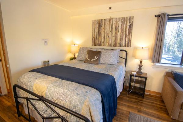 Inside Yosemite Park-cozy Corner Unit-sleeps 2 - Yosemite Valley, CA