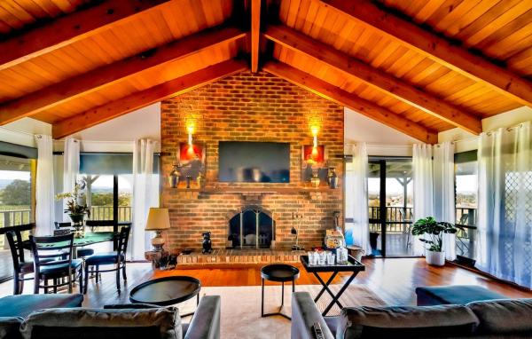 Yarra Valley Tuscany Estate With Private Views - Yarra Glen