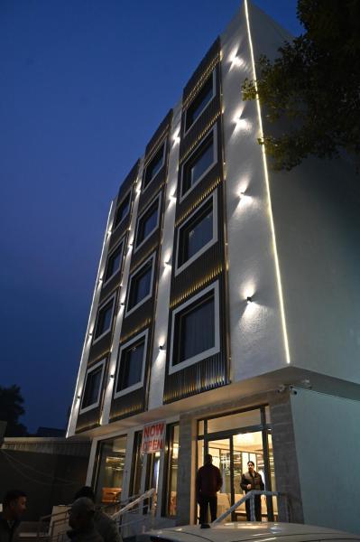 Hotel Meera Palace - Varanasi