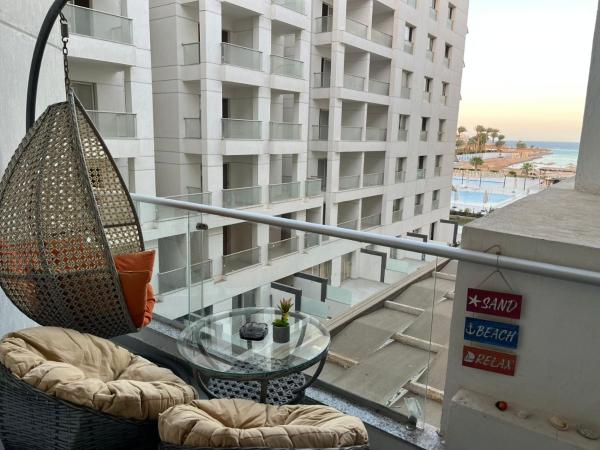 Sea View Pool And Beach Access - Hurghada