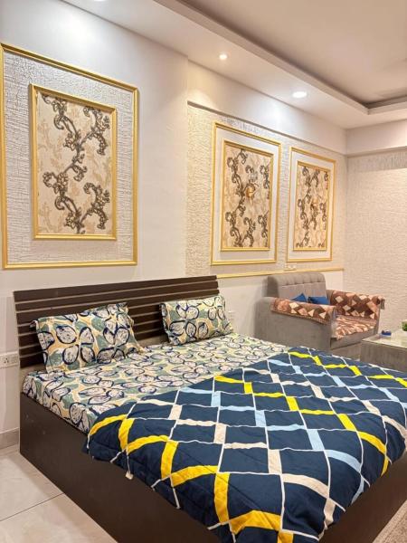 Apartment In Noida - Noida
