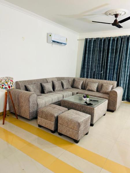 Stay Royal Landran - Ajitgarh