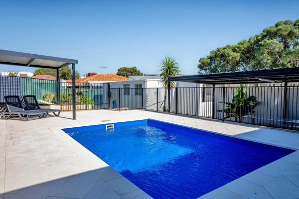 Palm Beach Villas By Rockingham Apartments - Rockingham
