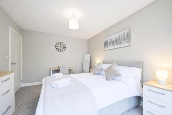 2 Bed Flat, Newcastle, 5 Min To City, Free Parking - Pass The Keys - Gosforth