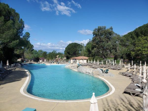 Maison Duplex Avec Grande Terrace Dans Village De Vacances - Grospierres