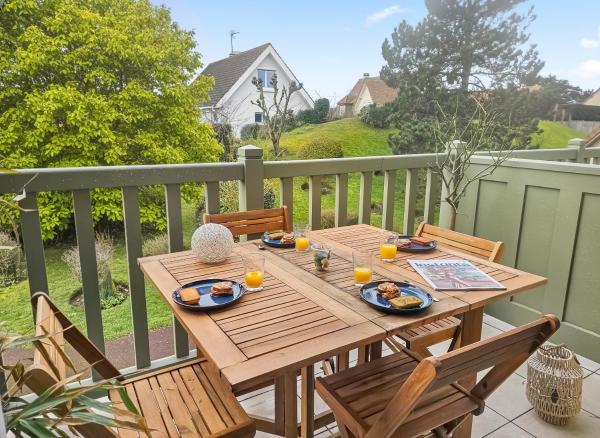 F2 Chic 100 M De La Mer Balcon Sud Ouest - Merville