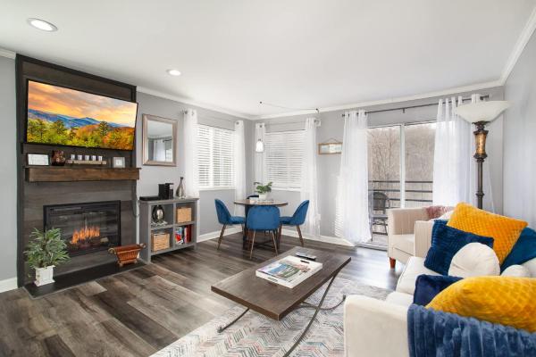 Cozy Ski-view Retreat Sleeps 5 In Gatlinburg - Gatlinburg