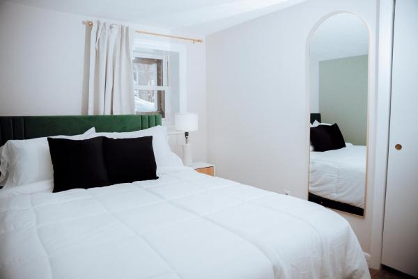 Two Bedroom Apartment Near Downtown Boston With Free Parking - Revere, MA