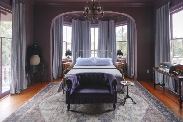 The Gilded Lady - The Socialite Suite - Brent, FL