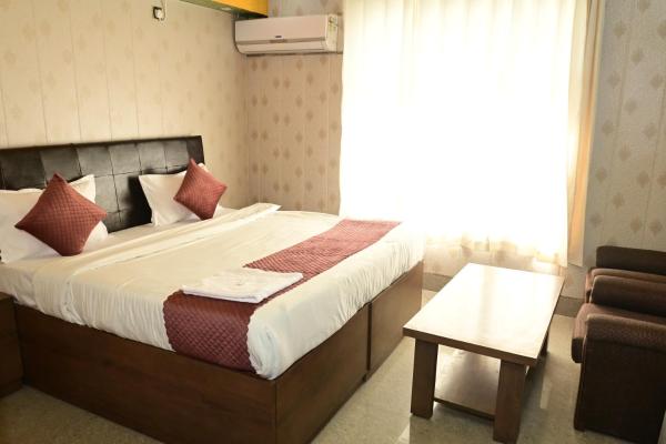 Hotel Meenakshi Garden - Dehradun