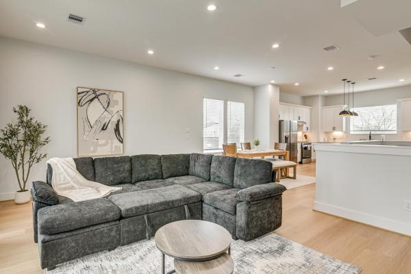 Sleek & Spacious! Prime Houston Home Near Nrg - Sunnyside - Houston