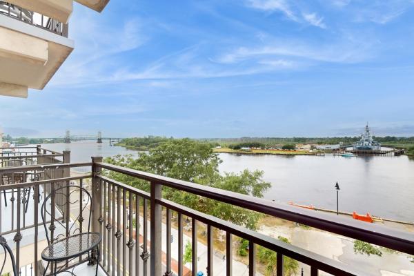 2 Historic District Condos With River-view Balconies & Highly Walkable Locale - Wilmington, NC