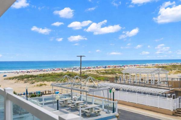 Beachfront Ww Crest Condo Sleeps 6 - Cape May, NJ