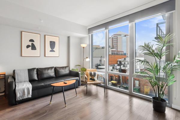 Spacious Apartment In Prime Location Near Metro - Arlington, VA
