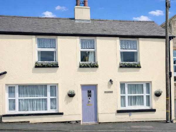Waterfall Cottage - Prestatyn
