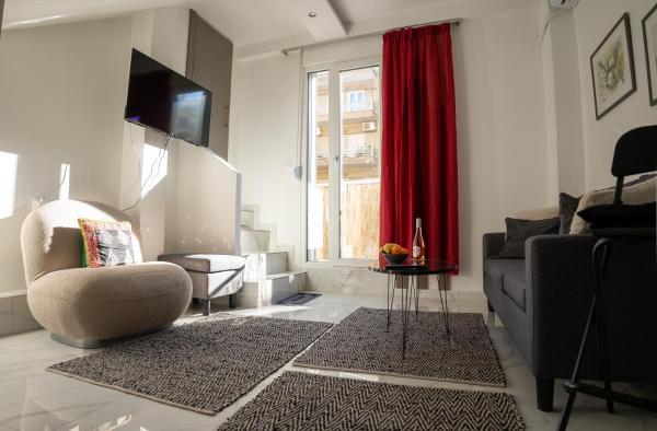 Central Bright Loft With Balcony Near Old Town - Salónica