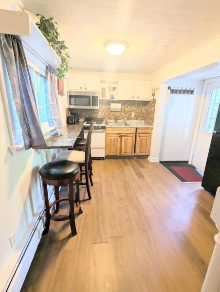 2 Bd, Pet Friendly, 10 Min To Pier Parking For 3 - Kennebunkport, ME