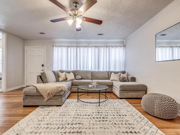 Home Away From Home With Covered Patio And Fast Wifi - Oklahoma City
