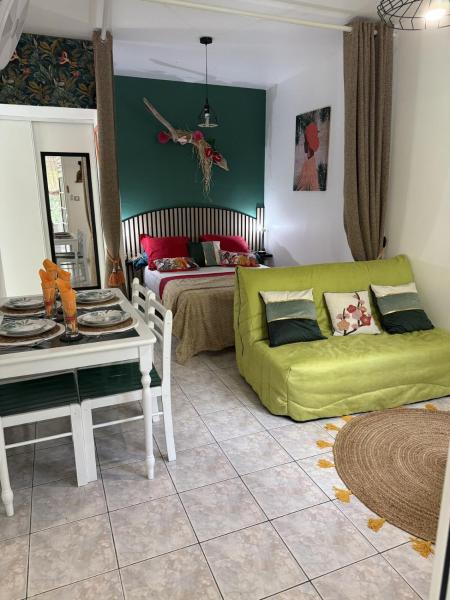 La Crique De L'arlésienne, Plage à Proximité - Les Anses-d'Arlet